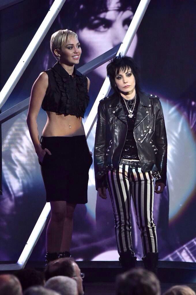 Rock’n Roll’un Kraliçesi: Joan Jett ve Tavizsiz Bir Miras - Müzik ...